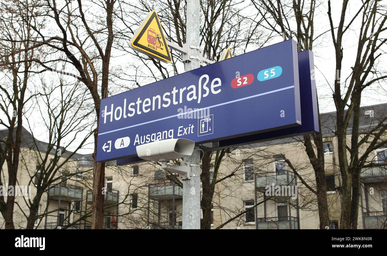 S bahn schild hi-res stock photography and images - Alamy