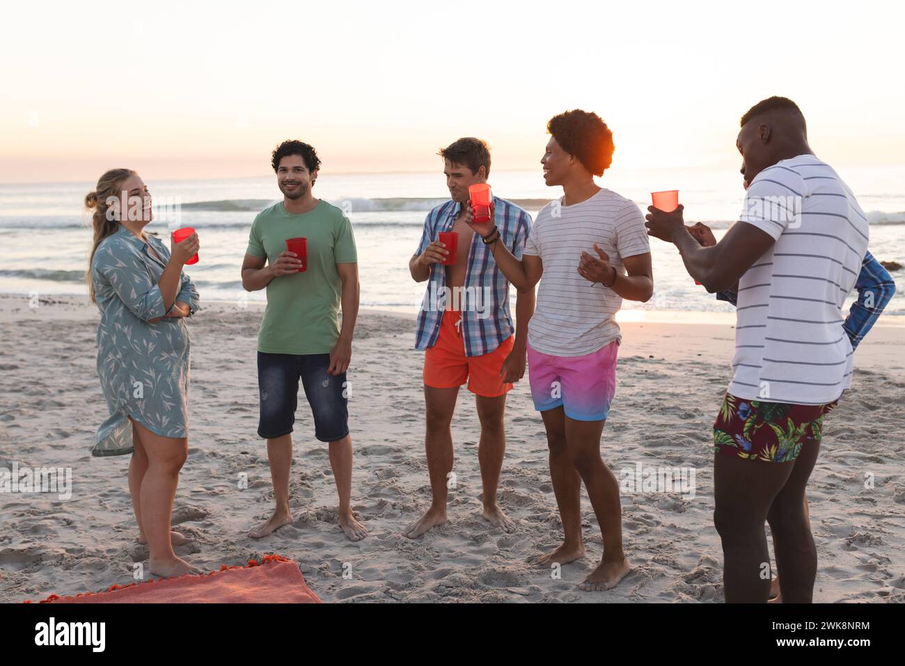 Beach party hi-res stock photography and images - Alamy