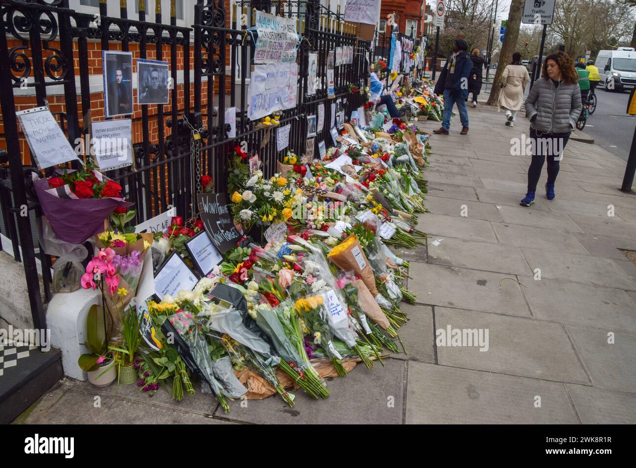 London, UK. 19th February 2024. Supporters of Alexei Navalny continue ...