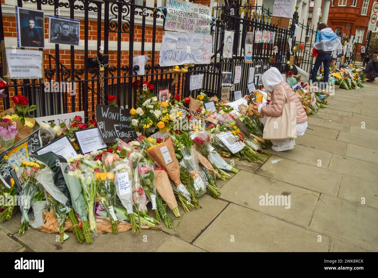 London, UK. 19th February 2024. Supporters of Alexei Navalny continue ...