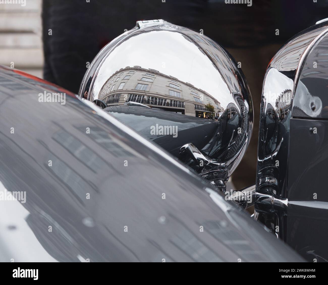 Classic car side view hi-res stock photography and images - Alamy