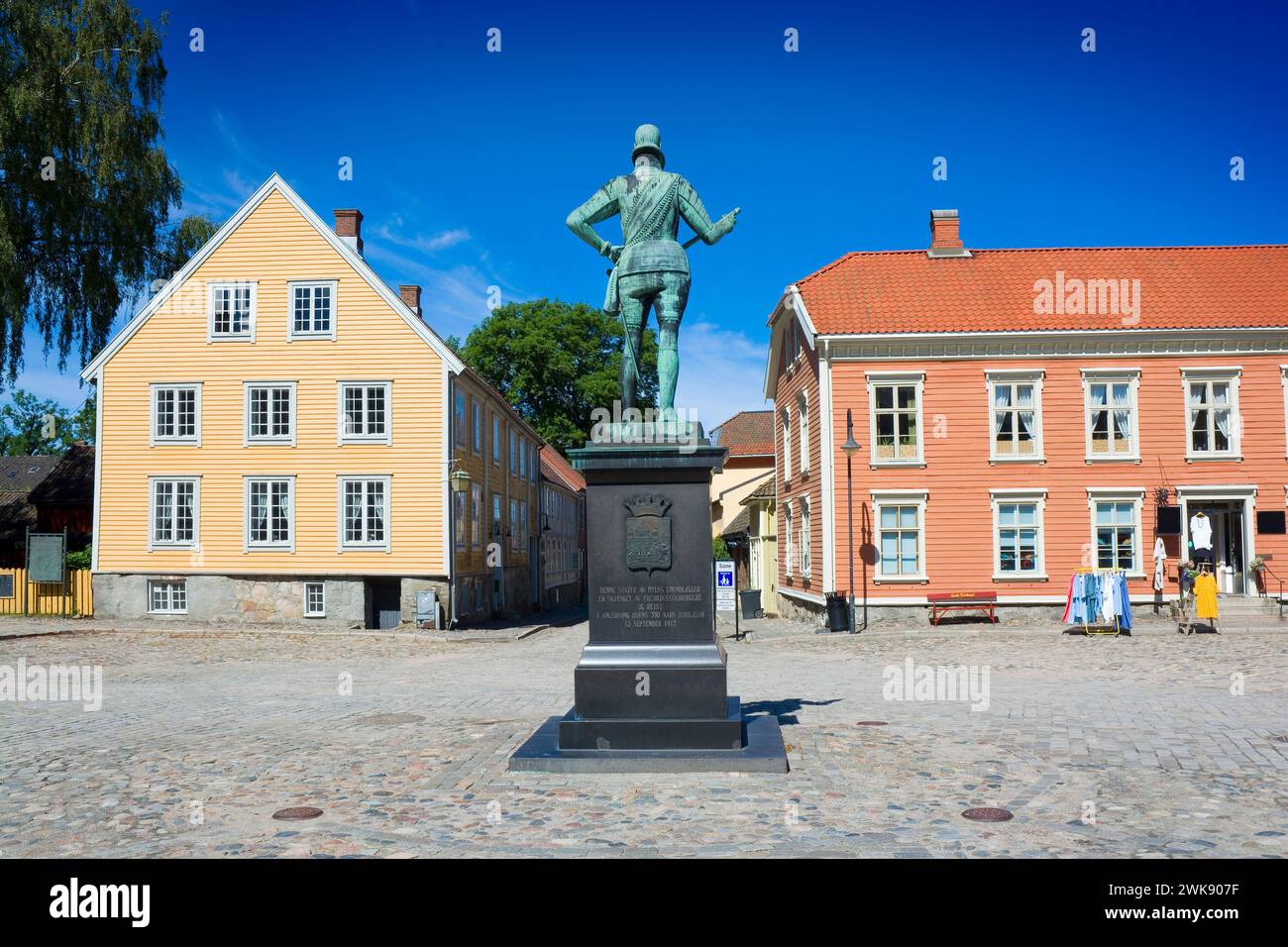 Monument to King Fredrik II in the square of the Old Town of ...