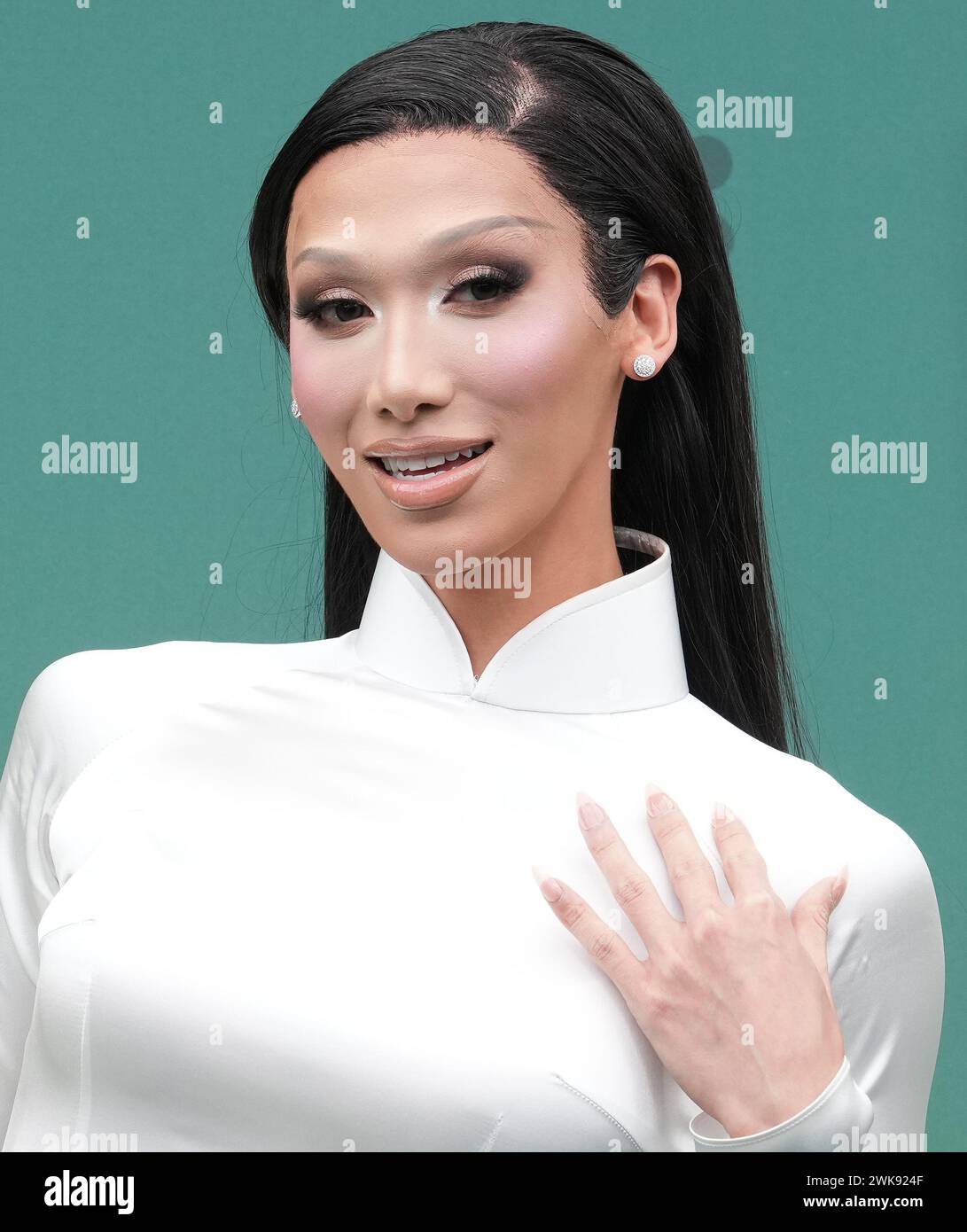 Los Angeles, USA. 18th Feb, 2024. Plastique Tiara walking on the red ...