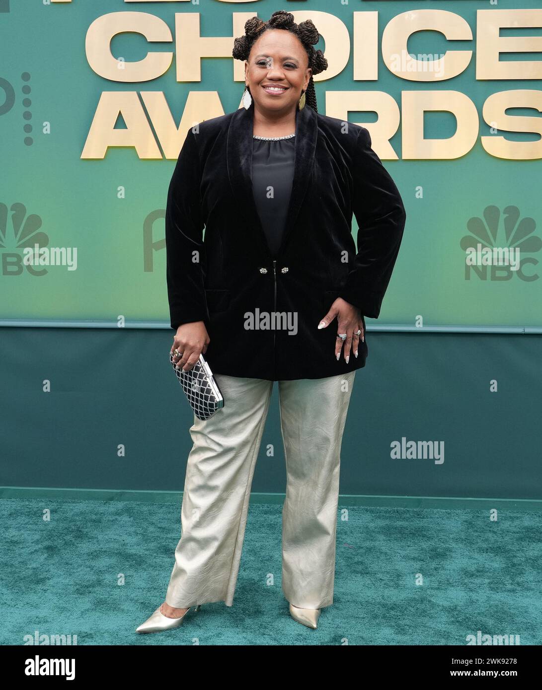 Los Angeles, USA. 18th Feb, 2024. Chandra Wilson walking on the red ...