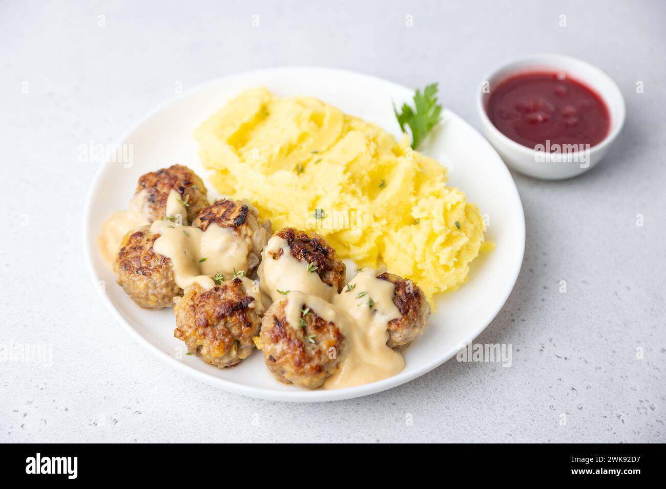 Swedish noisettes (fricandel) with mashed potatoes, Brune Sos creamy ...