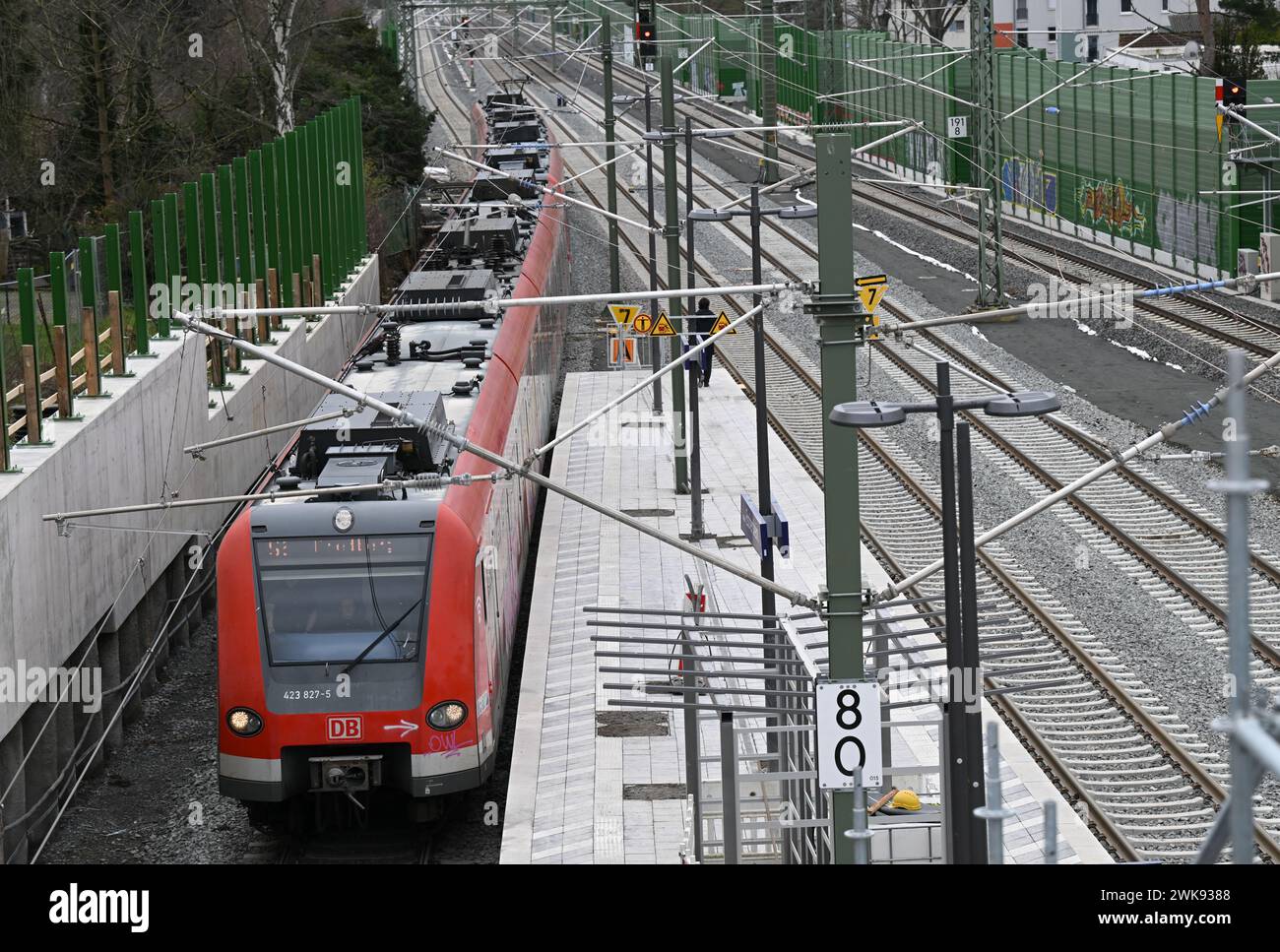 19 February 2024, Hesse, Frankfurt/Main: An S-Bahn train on Deutsche ...