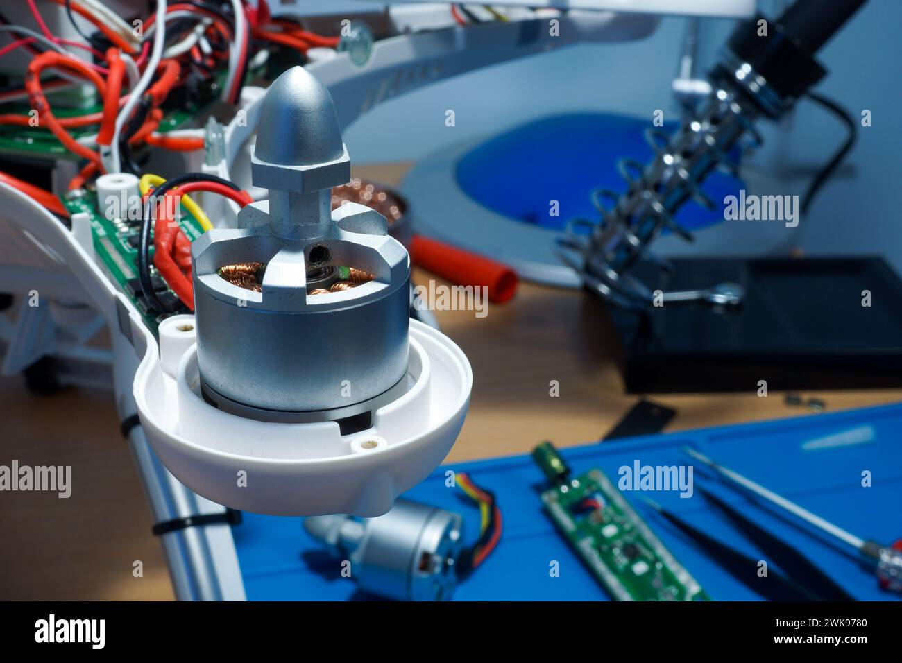 Aircraft assembly hi-res stock photography and images - Alamy