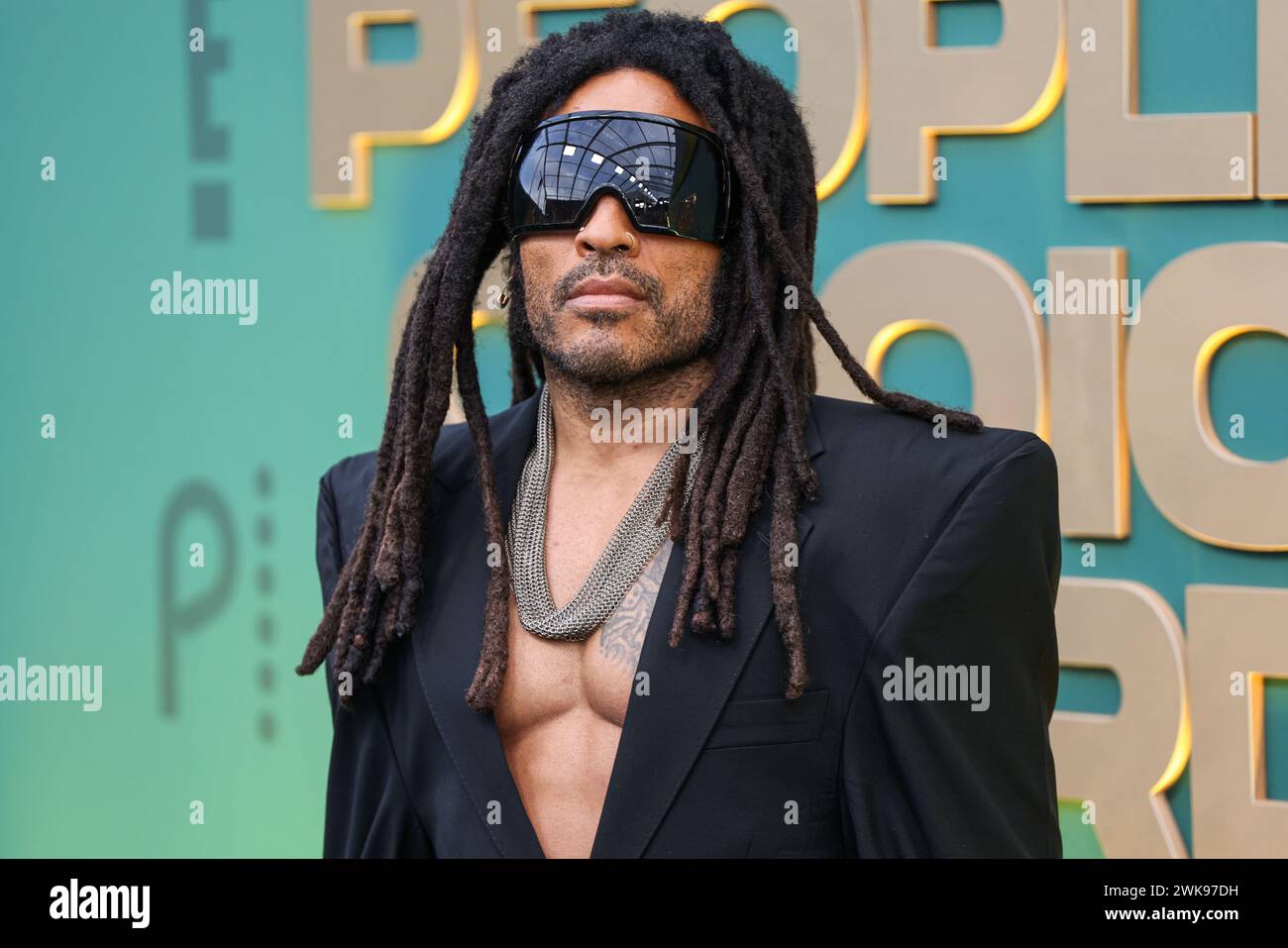 SANTA MONICA, LOS ANGELES, CALIFORNIA, USA - FEBRUARY 18: Lenny Kravitz ...