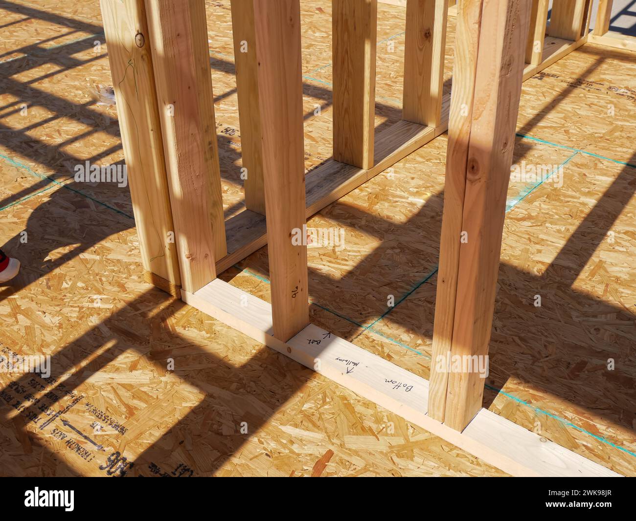 Osb sub flooring hi-res stock photography and images - Alamy