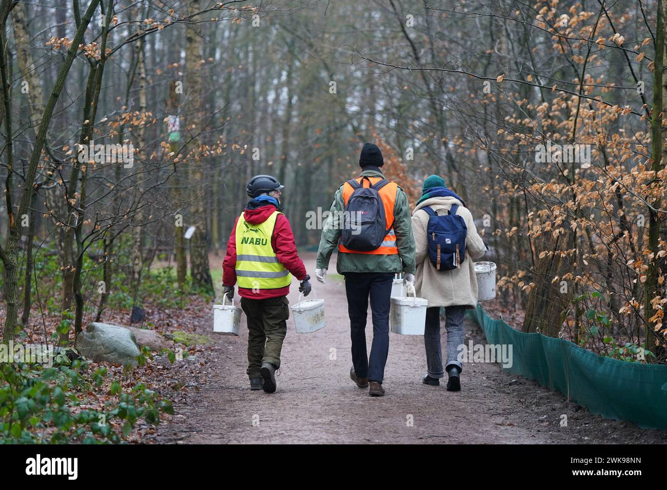 PRODUCTION - 19 February 2024, Hamburg: Helpers from the nature ...