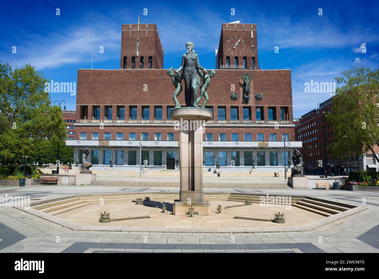 Oslo front city hall sculpture hi-res stock photography and images - Alamy