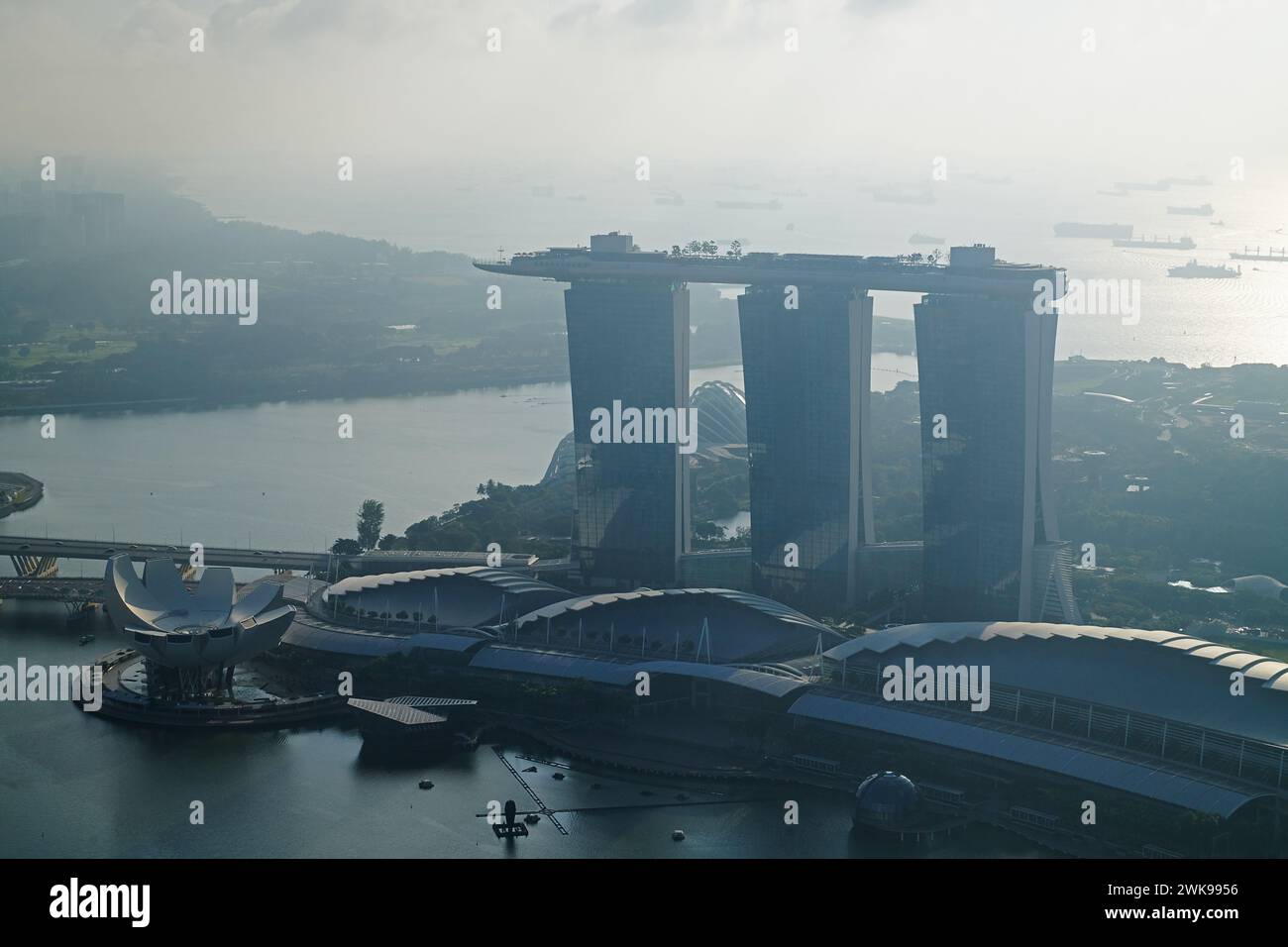 Landscape of MBS building in the city of Singapore at sunrise Stock ...