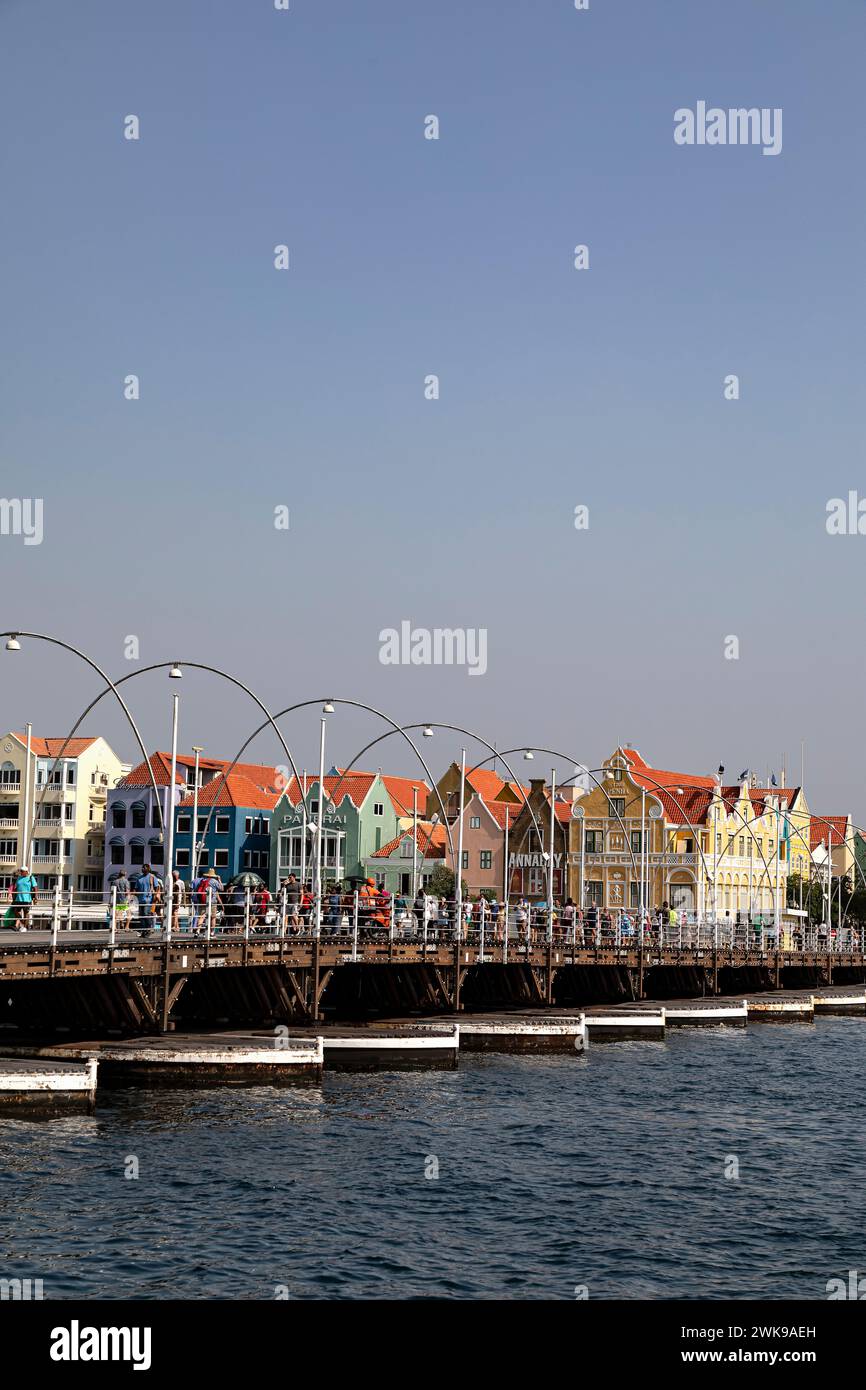 Queen Emma Pontoon Bridge Willemstad Curacao Curaҫao Dutch Caribbean ...