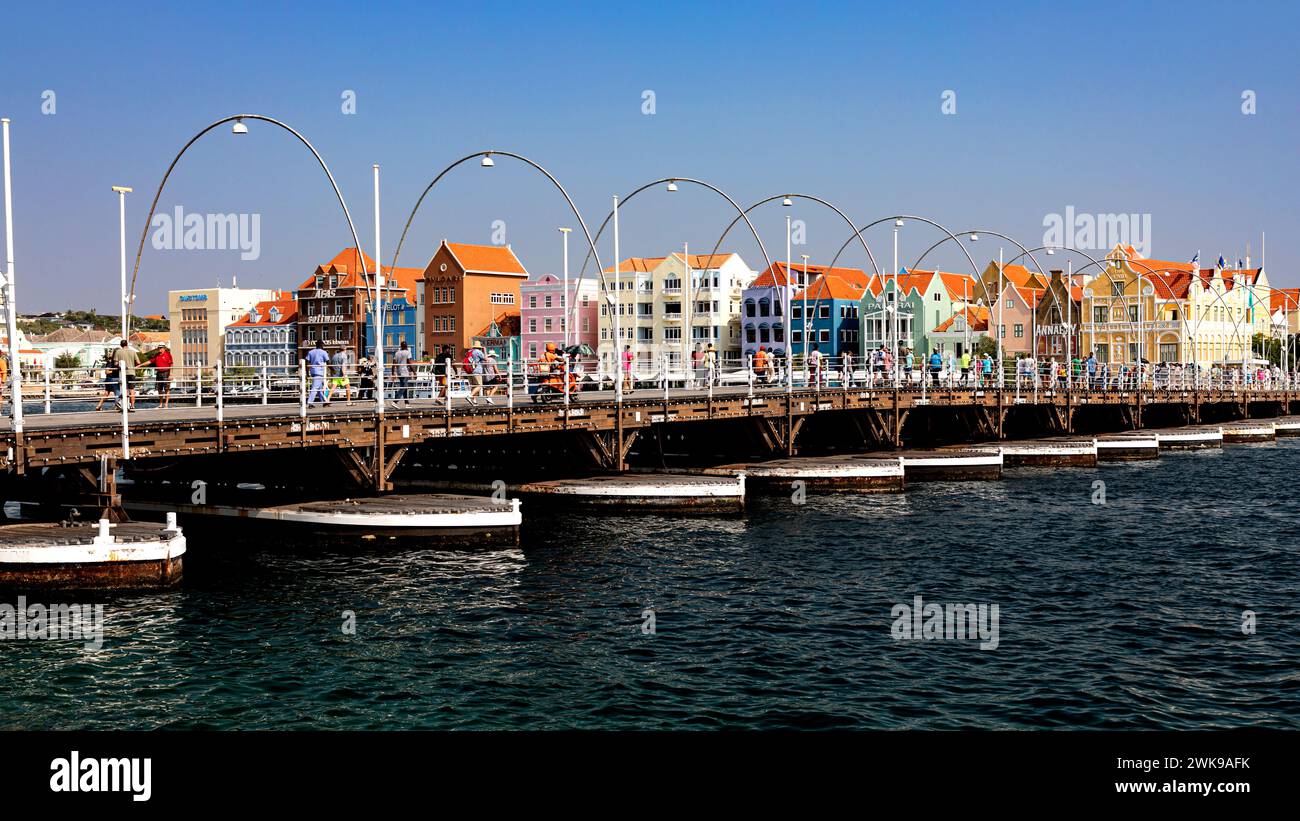 Queen Emma Pontoon Bridge Willemstad Curacao Curaҫao Dutch Caribbean ...