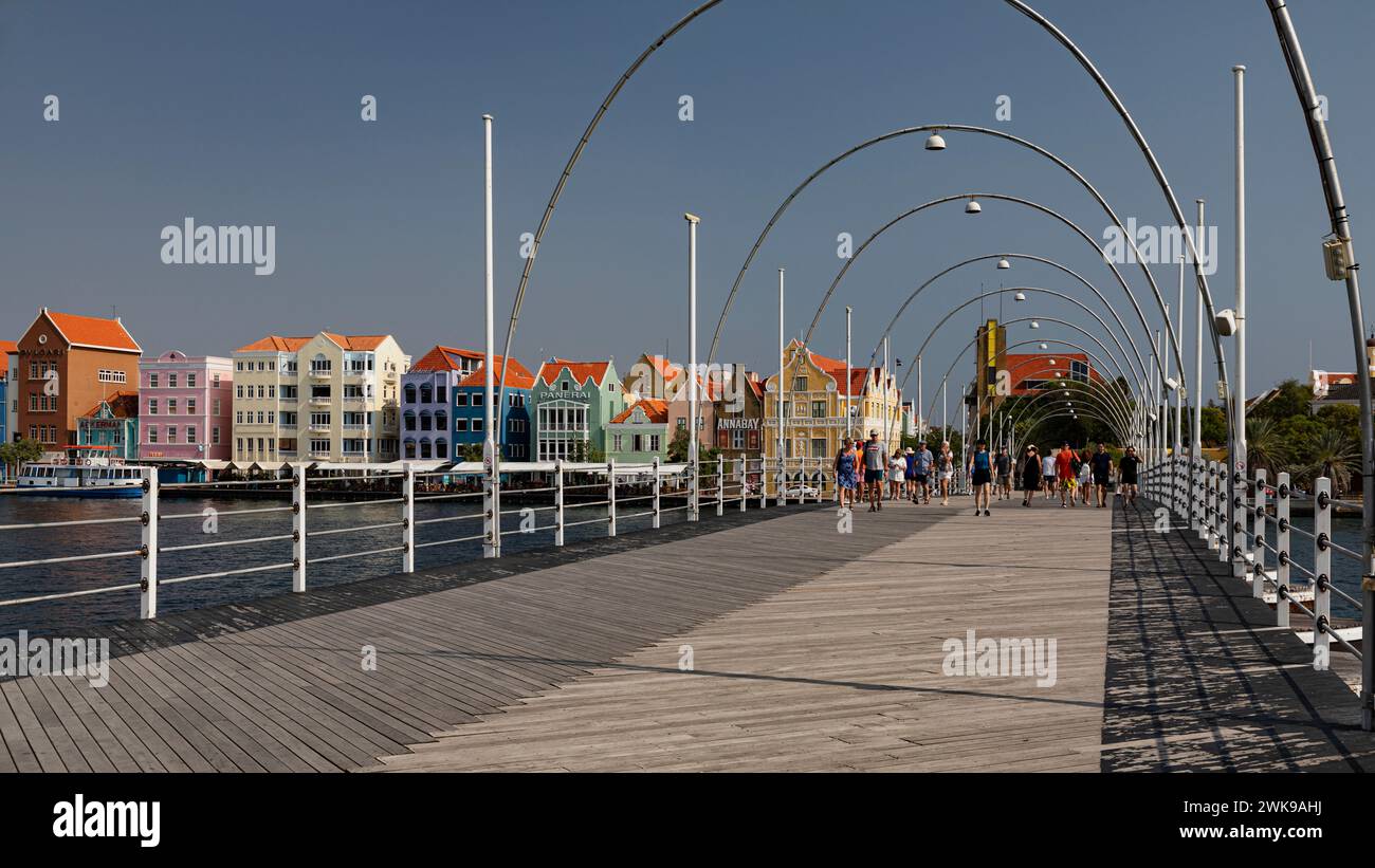 Queen Emma Pontoon Bridge Willemstad Curacao Curaҫao Dutch Caribbean ...