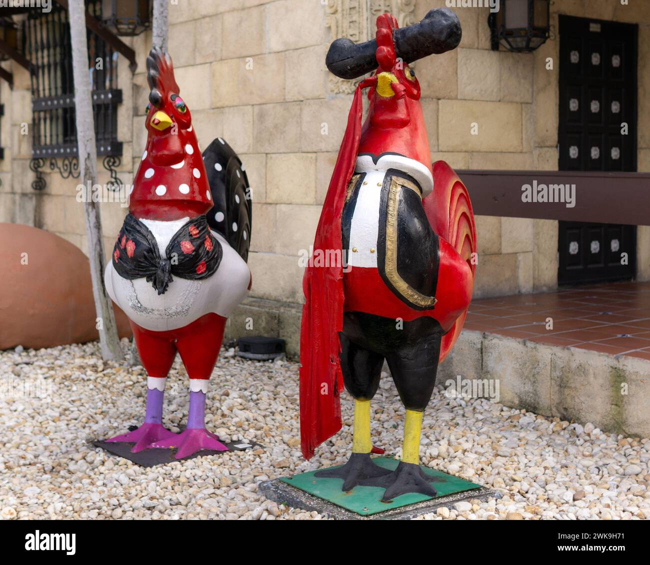 Chicken statues hi-res stock photography and images - Alamy