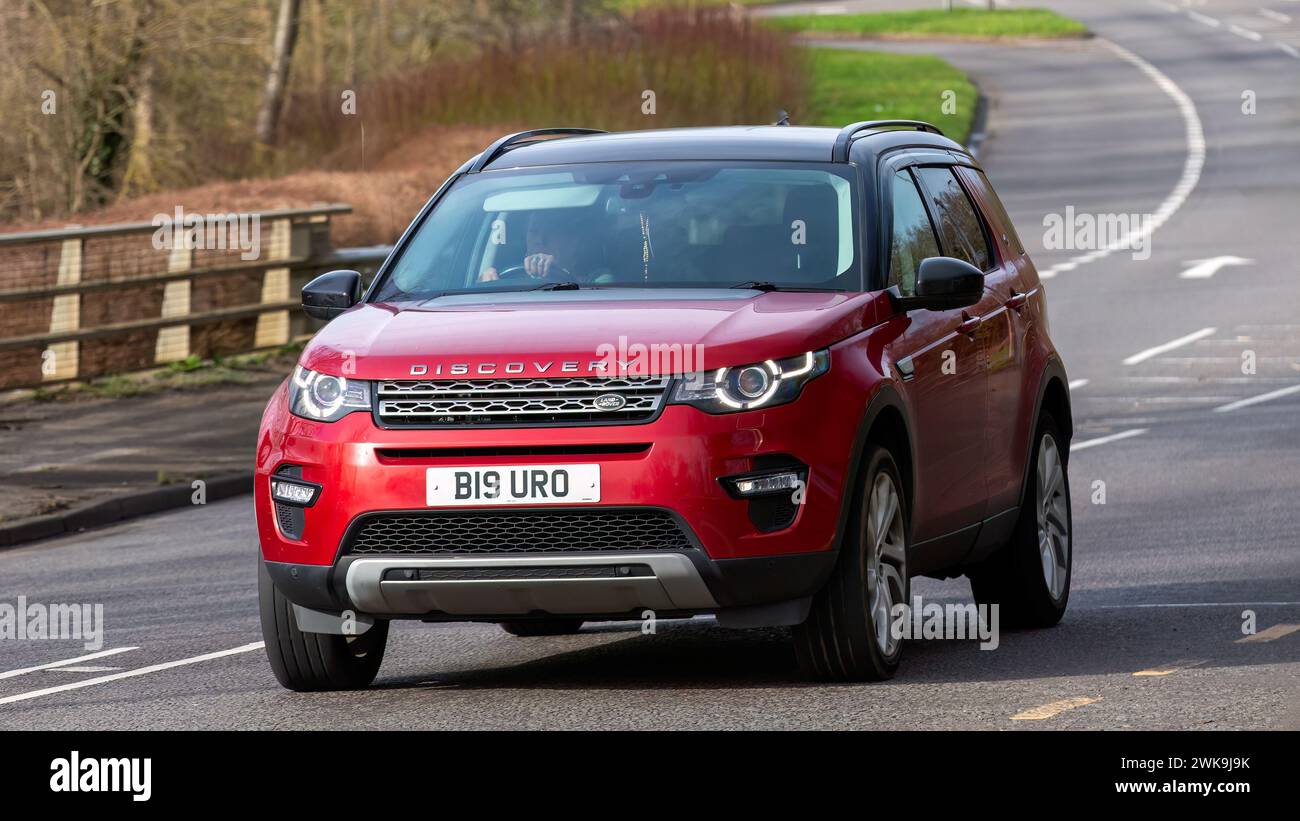 Red land rover hi-res stock photography and images - Alamy