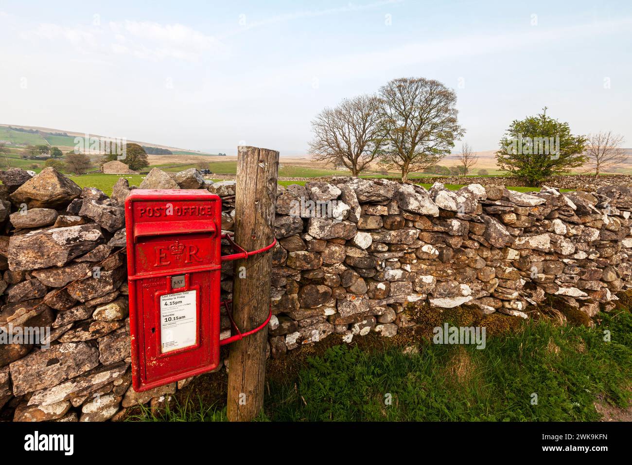 Rural postbox, rural letterbox, UK, England, Yorkshire dales, remote ...
