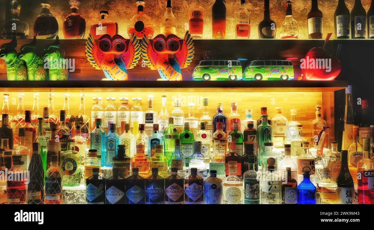 Bar display hi-res stock photography and images - Alamy