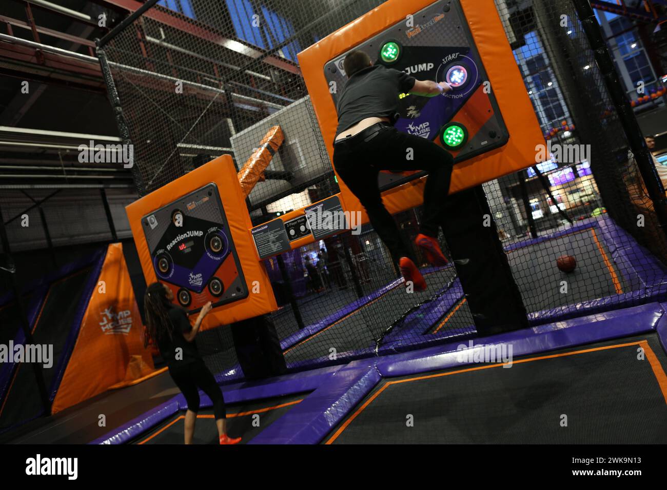 JUMP House Berlin 30.01.2024: JUMP House - Trampolinhalle auf 4000 qm ...