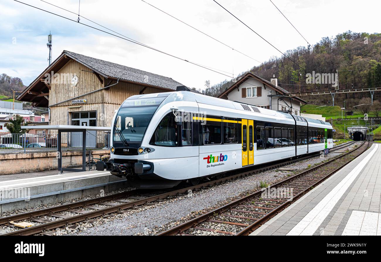 Gelenkstriebwagen thurbo hi-res stock photography and images - Alamy