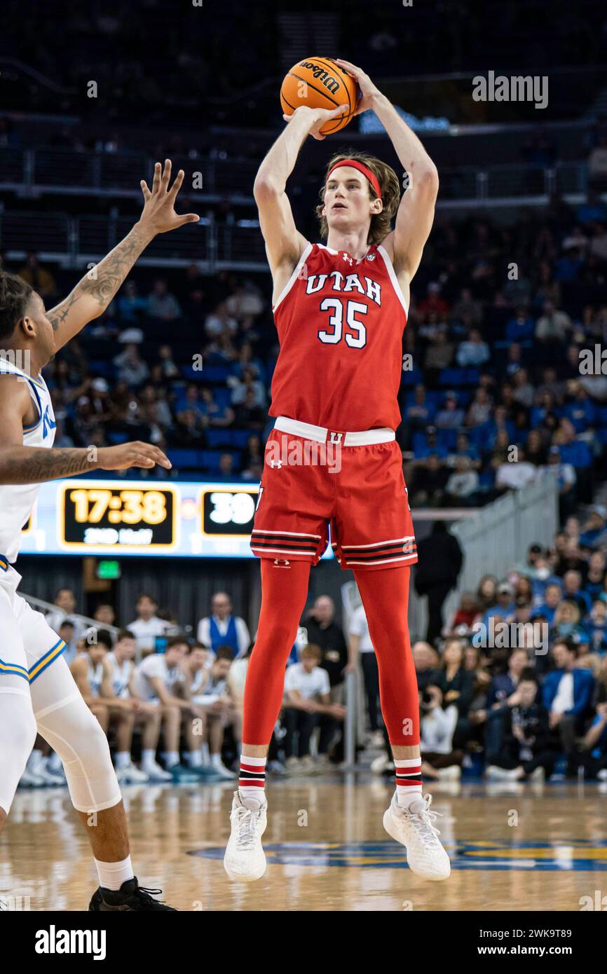 Utah Utes center Branden Carlson (35) shoots during a men’s NCAA ...
