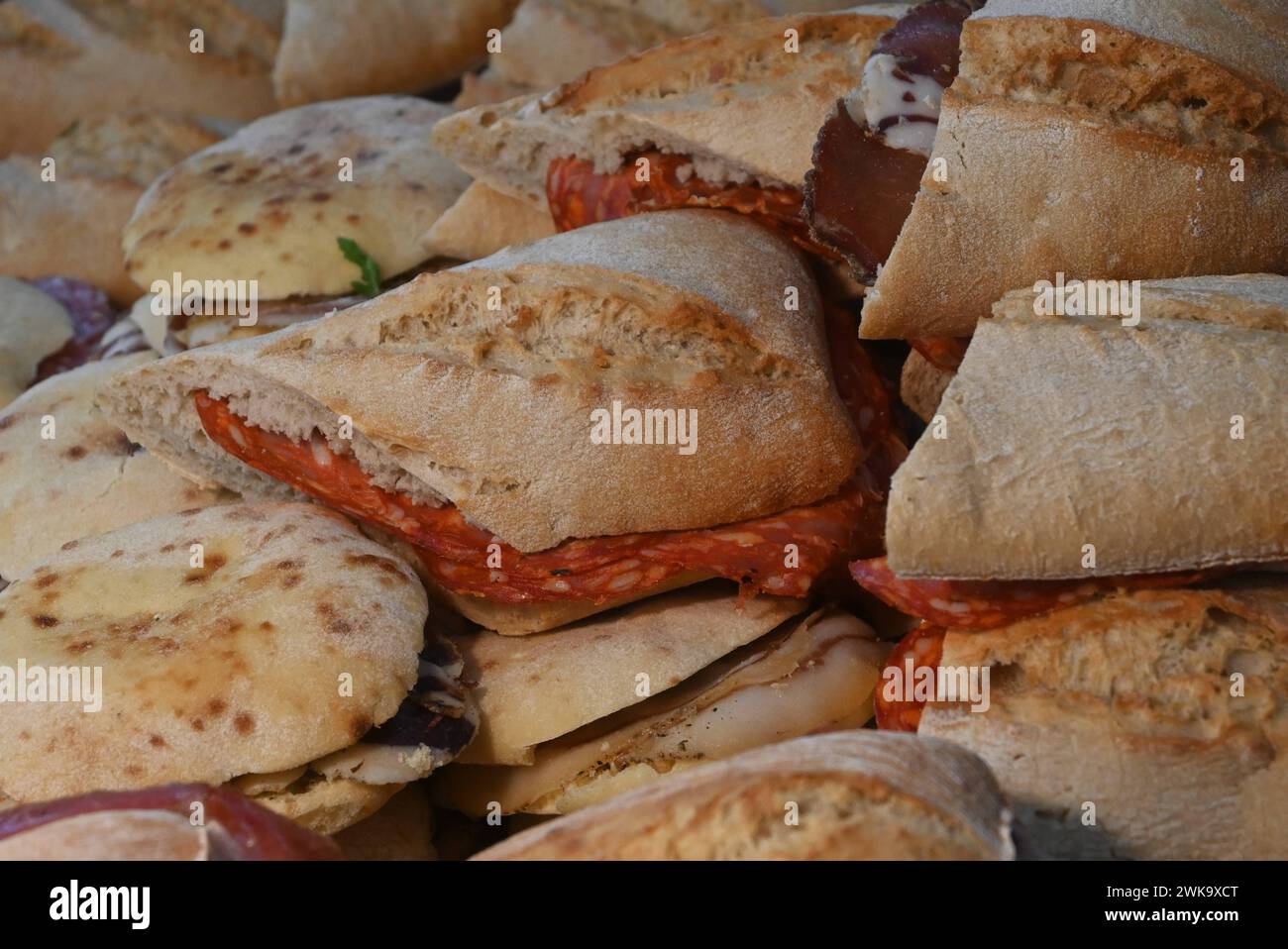 Wurst brötchen hi-res stock photography and images - Alamy