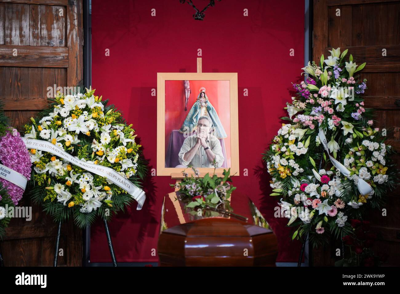 Coffin in the funeral chapel of the writer and journalist Fernando ...
