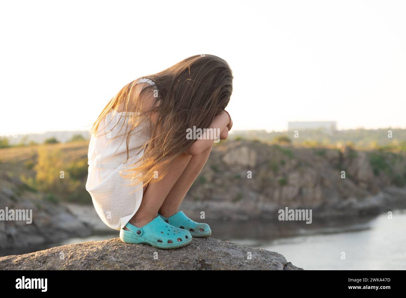 Five year old girl scared hi-res stock photography and images - Alamy