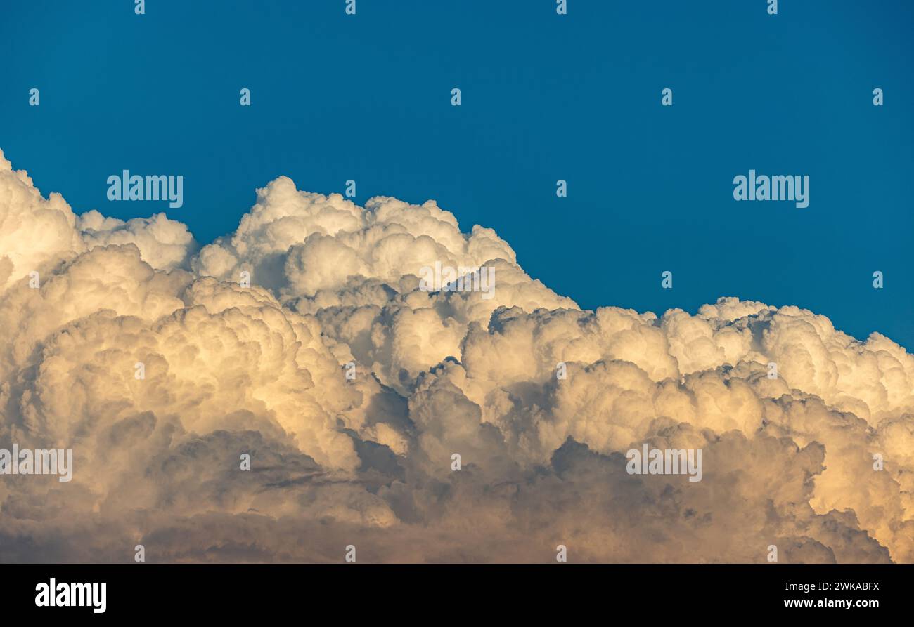 Cumulswolken hi-res stock photography and images - Alamy