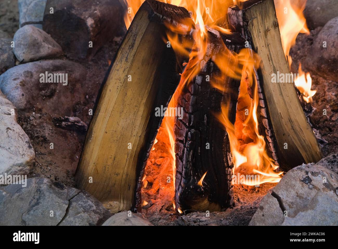 Open air campfire surrounded with stones Stock Photo - Alamy