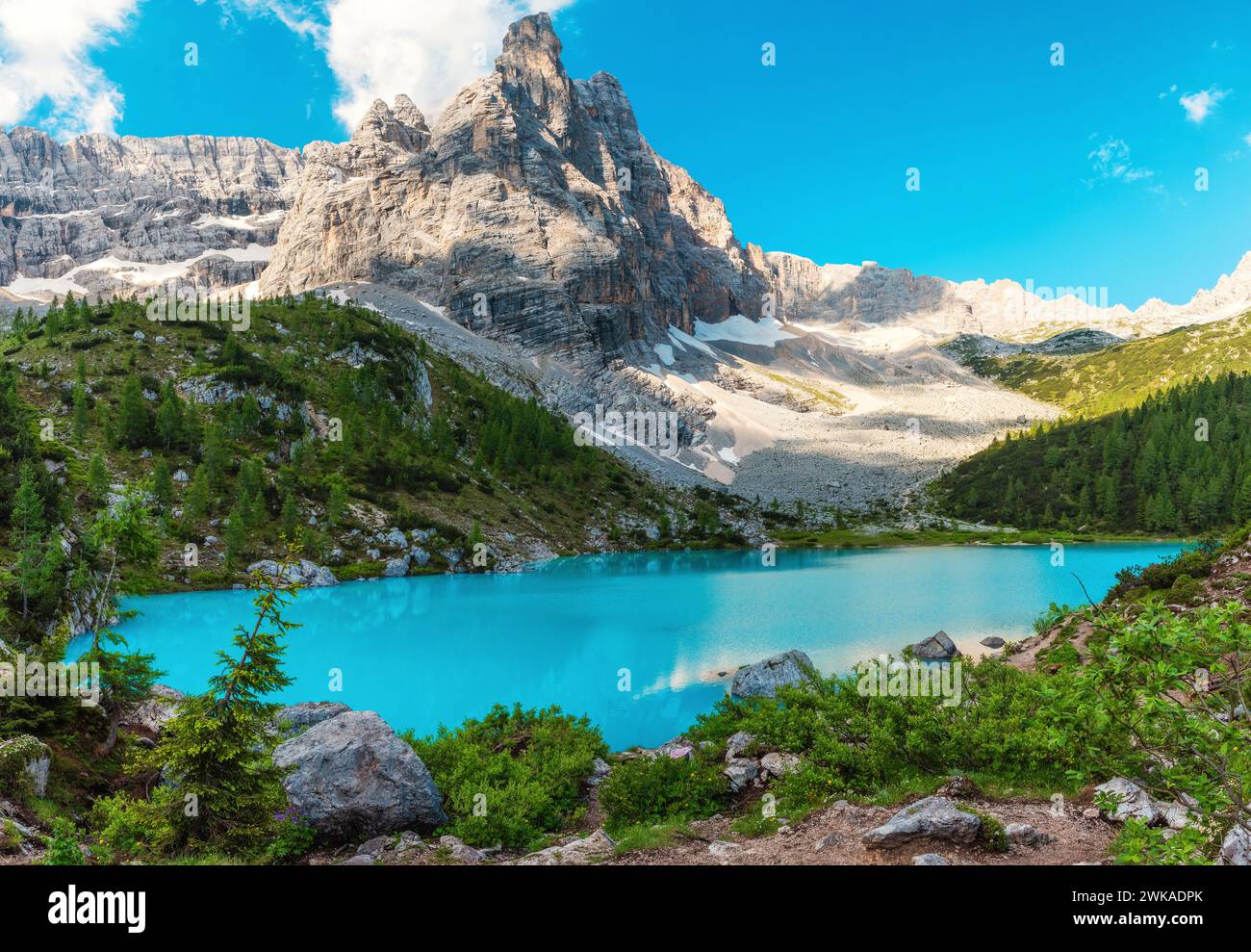 Panoramic view of Sorapis lake in Dolomites mountain, Italian Alps ...