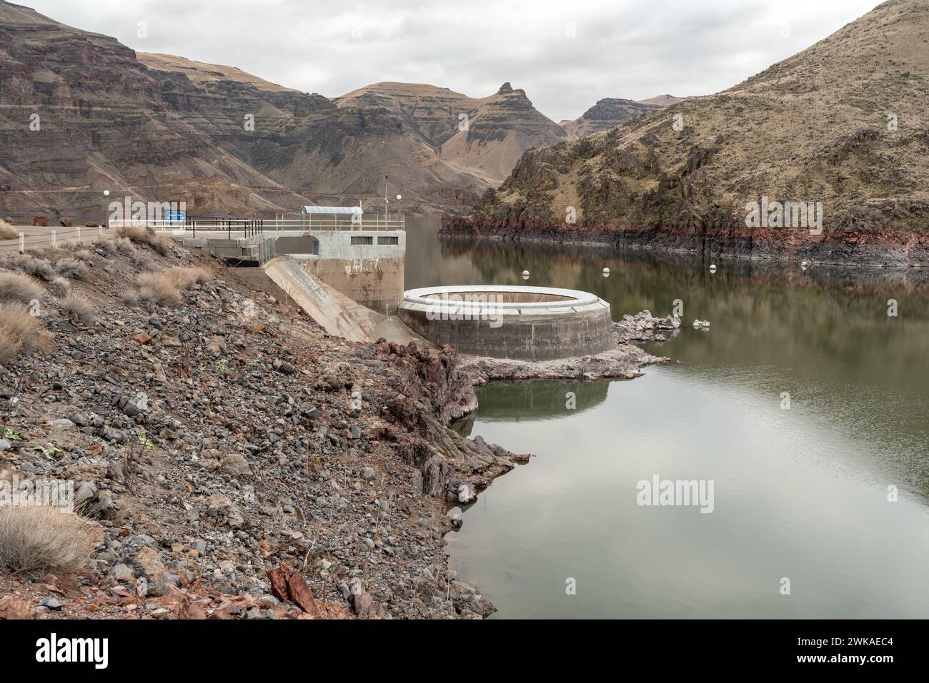 Overflow outlet at the Owyhee Dam in Malheur County, Oregon Stock Photo ...