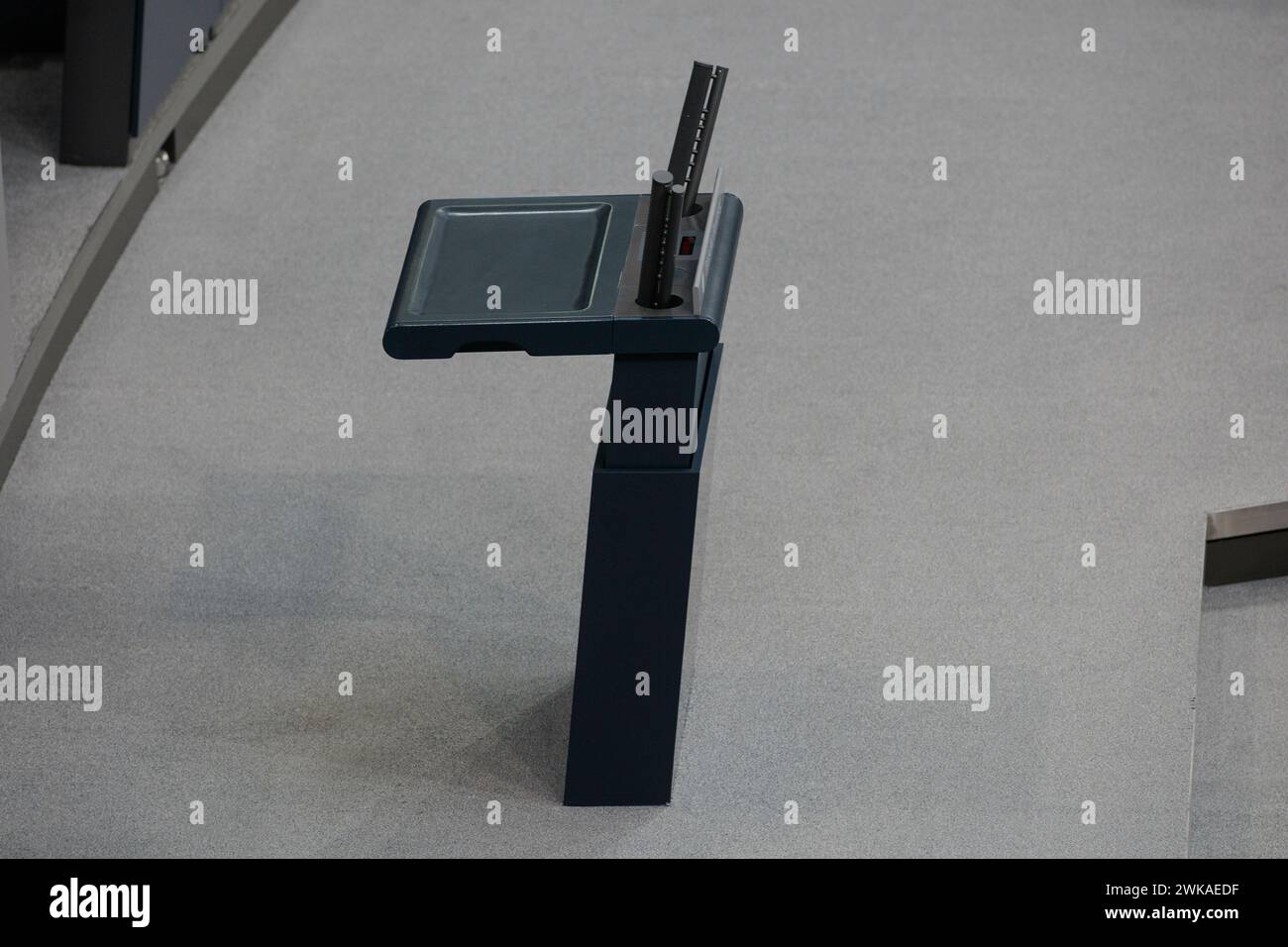Berlin, Deutschland. 19th Feb, 2024. Empty lectern in the German ...
