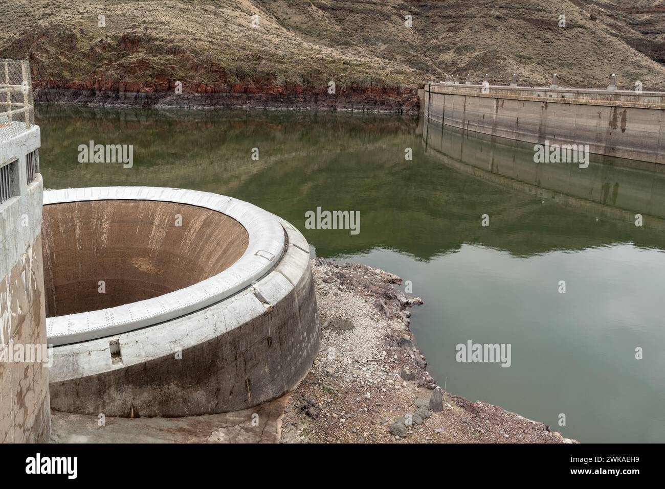 Overflow outlet at the Owyhee Dam in Malheur County, Oregon Stock Photo ...