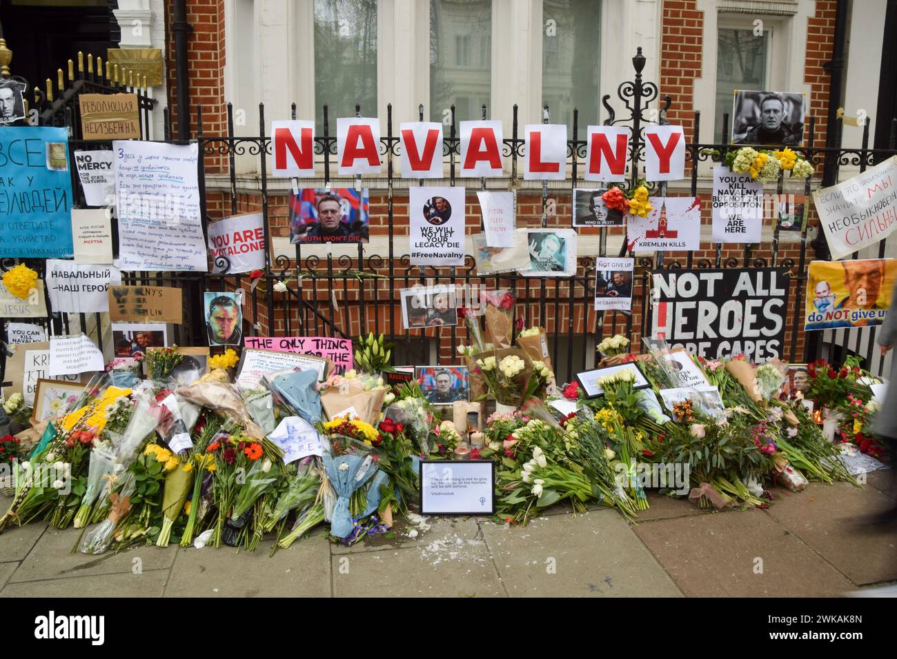 London, UK. 19th February 2024. Supporters of Alexei Navalny continue ...