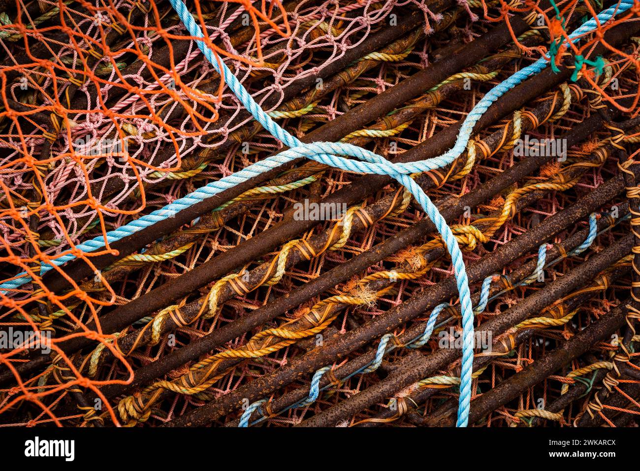 Rope connected hi-res stock photography and images - Alamy