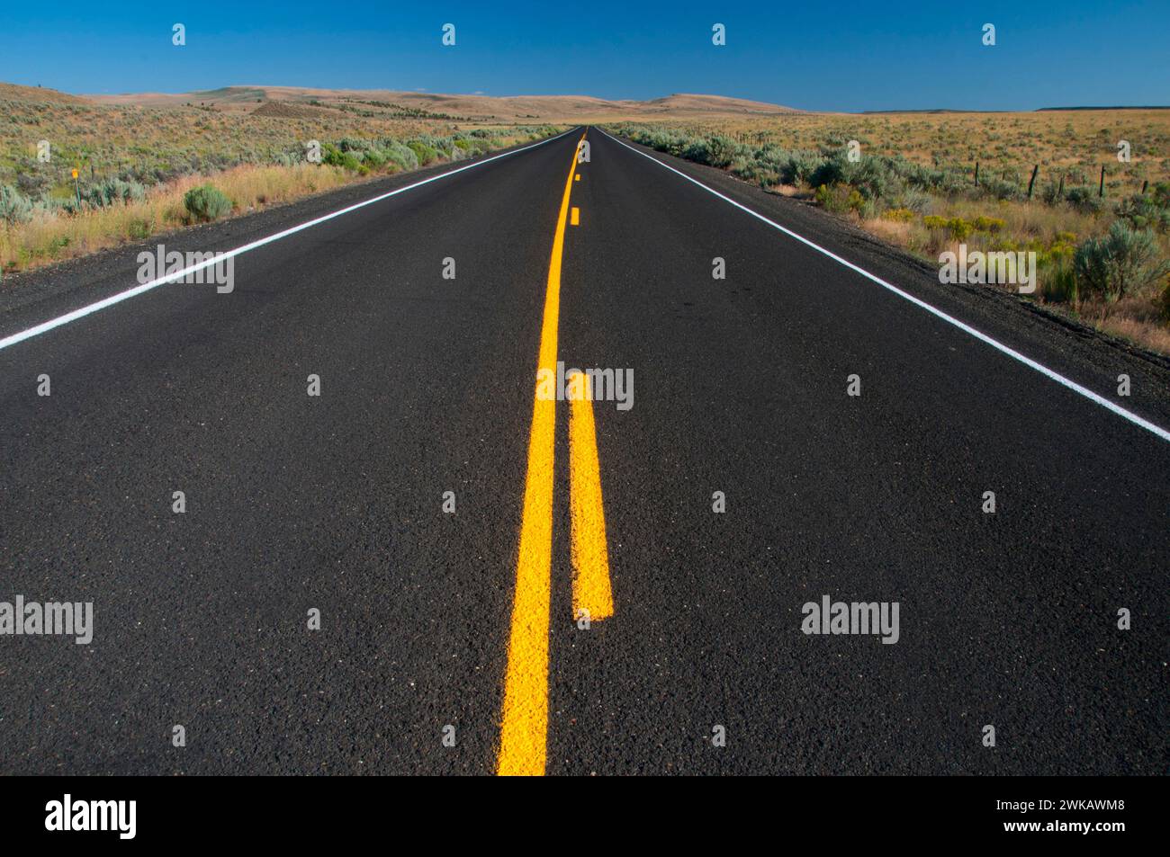 Rural paved road hi-res stock photography and images - Alamy