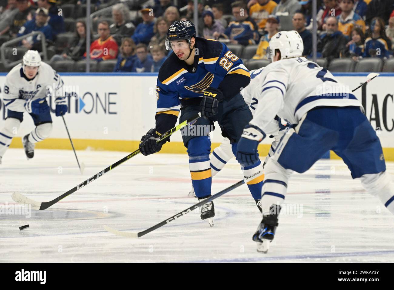 St. Louis Blues' Jordan Kyrou (25) works the pucks during the second ...