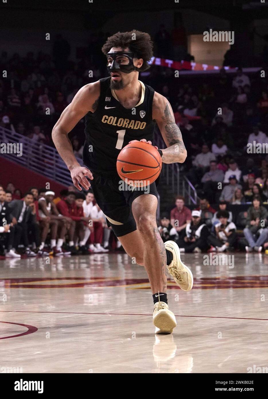 Colorado Buffaloes guard J'Vonne Hadley (1) makes a move with the ...