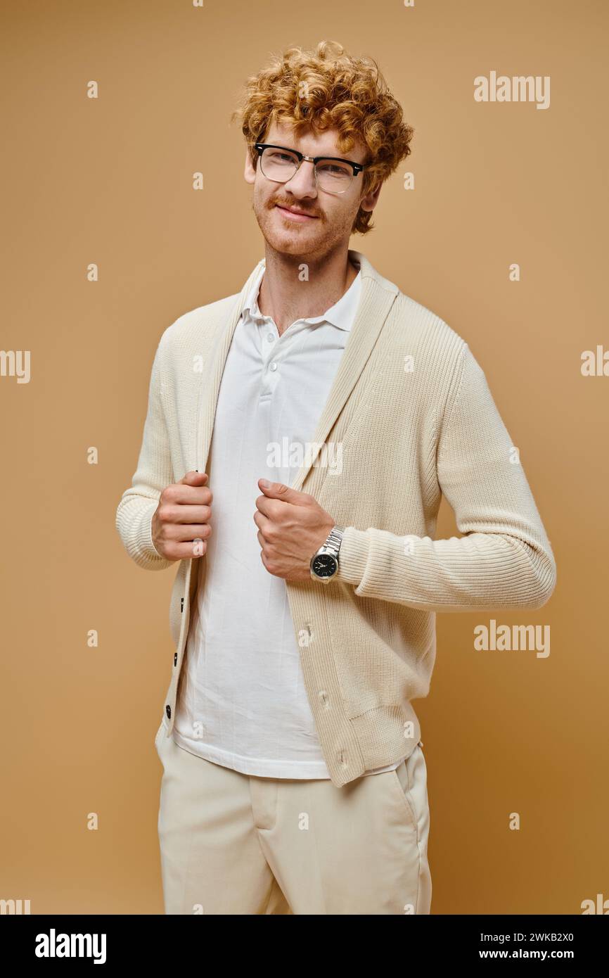 Old man dressed in beige hi-res stock photography and images - Alamy