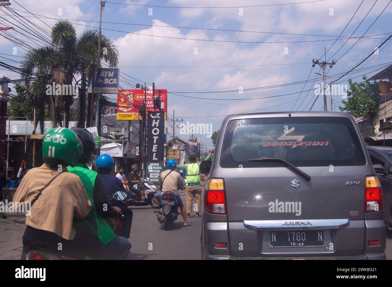 Busy city highway hi-res stock photography and images - Alamy