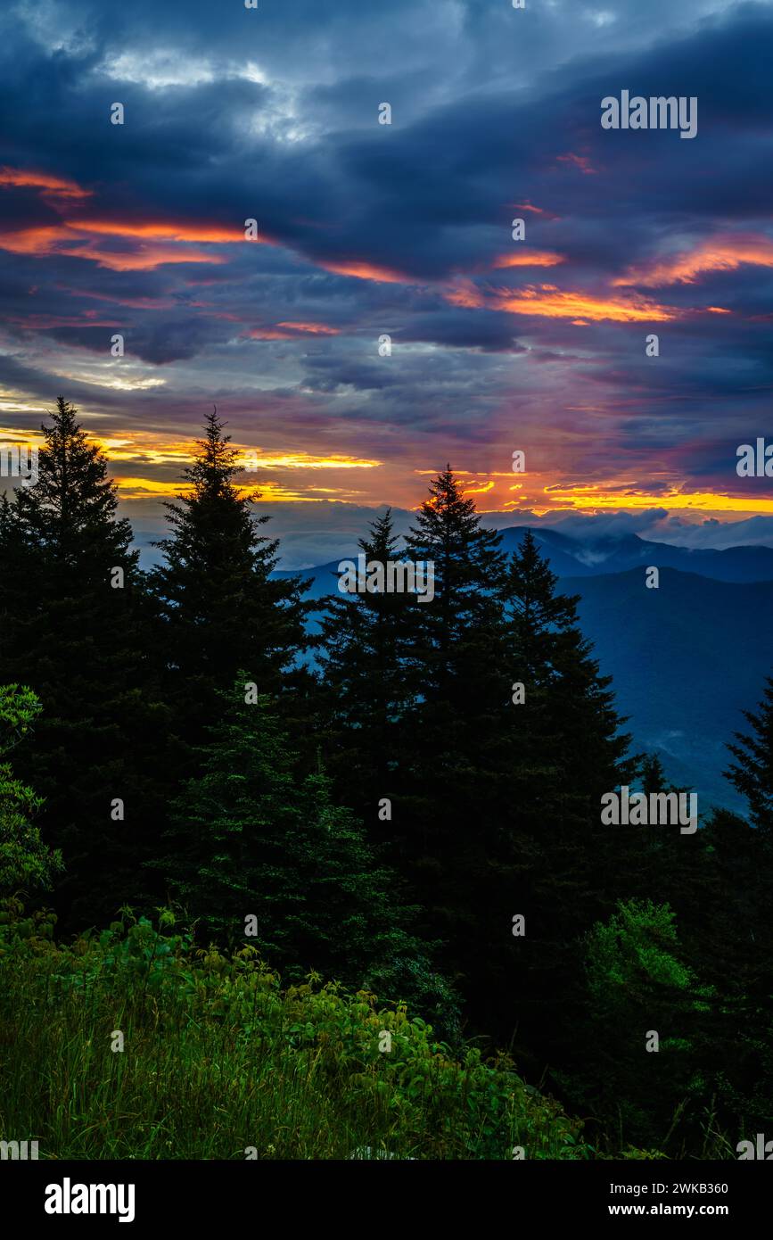 Scenic sunrise in Smokey Mountains viewed from Blue Ridge Parkway Stock ...