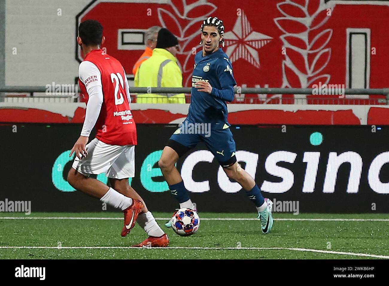 Maastricht, Nederland. 19th Feb, 2024. MAASTRICHT, football, 19-02-2024 ...