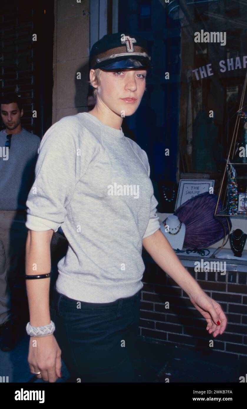 Chloe sevigny 2001 hi-res stock photography and images - Alamy