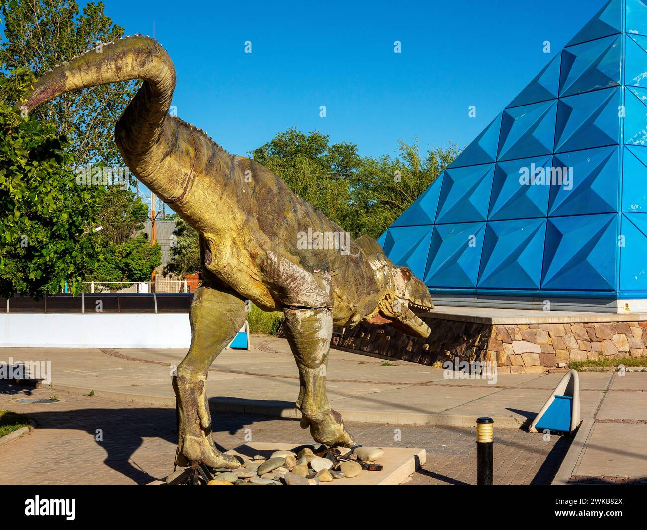 Dinossaur replica and blue pyramid on the Malargue Planetarium ...