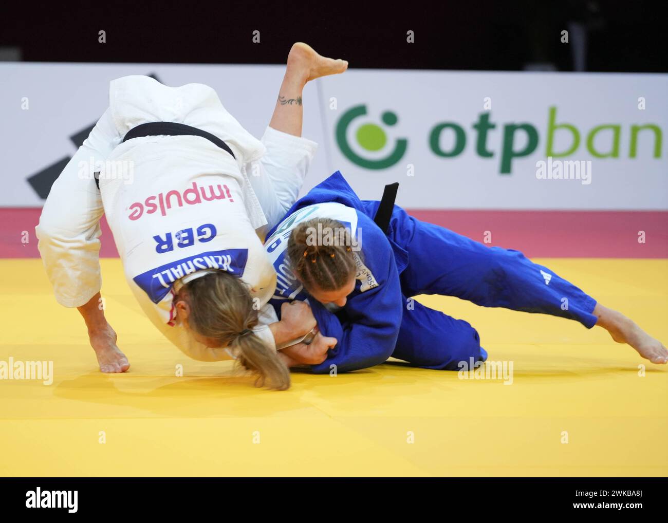VAN LIESHOUT JOANNE of NETHERLANDS and RENSHALL LUCY of GREAT BRITAIN ...