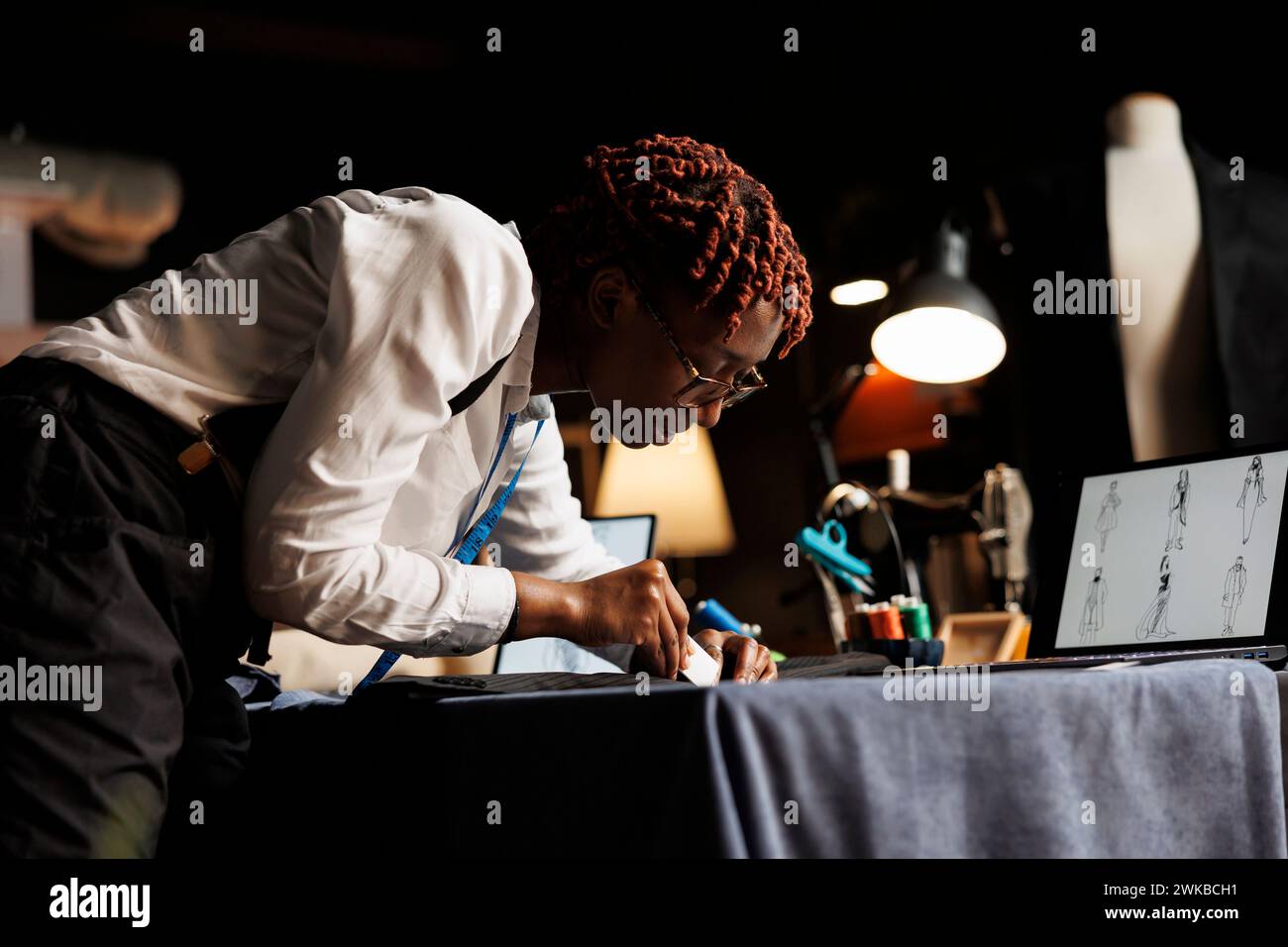 Suit customization hi-res stock photography and images - Alamy