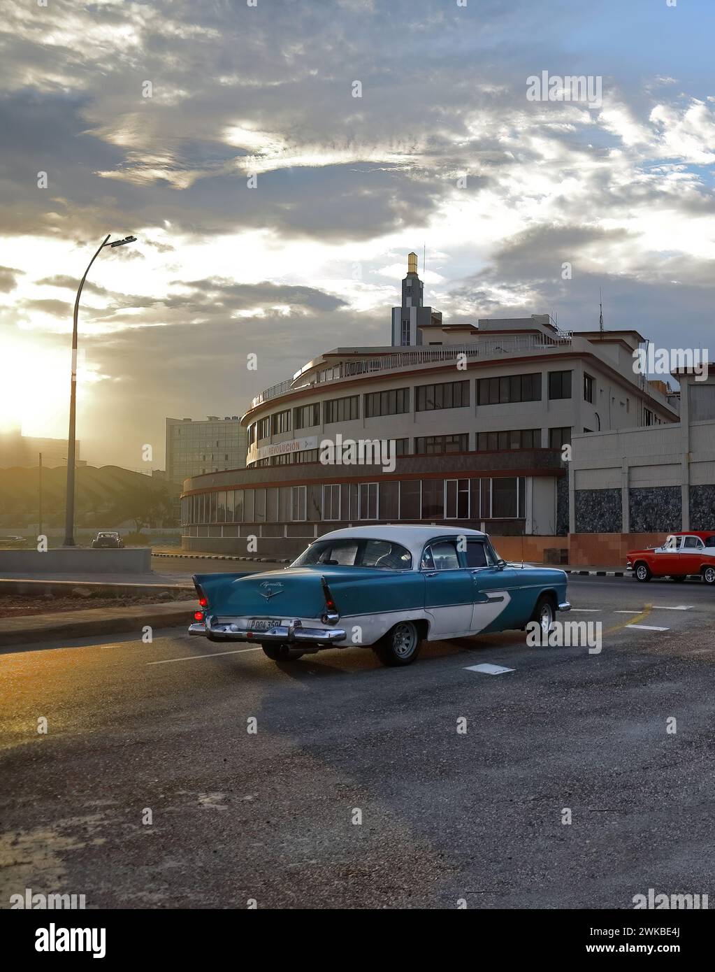 003 Old blue-white almendron car -yank tank, Plymouth American classic ...