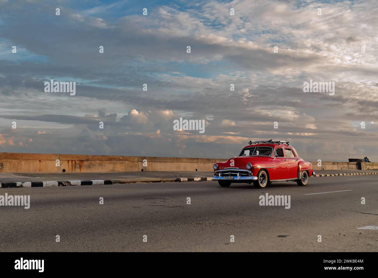 004 Old red painted almendron car -yank tank, Plymouth American classic ...